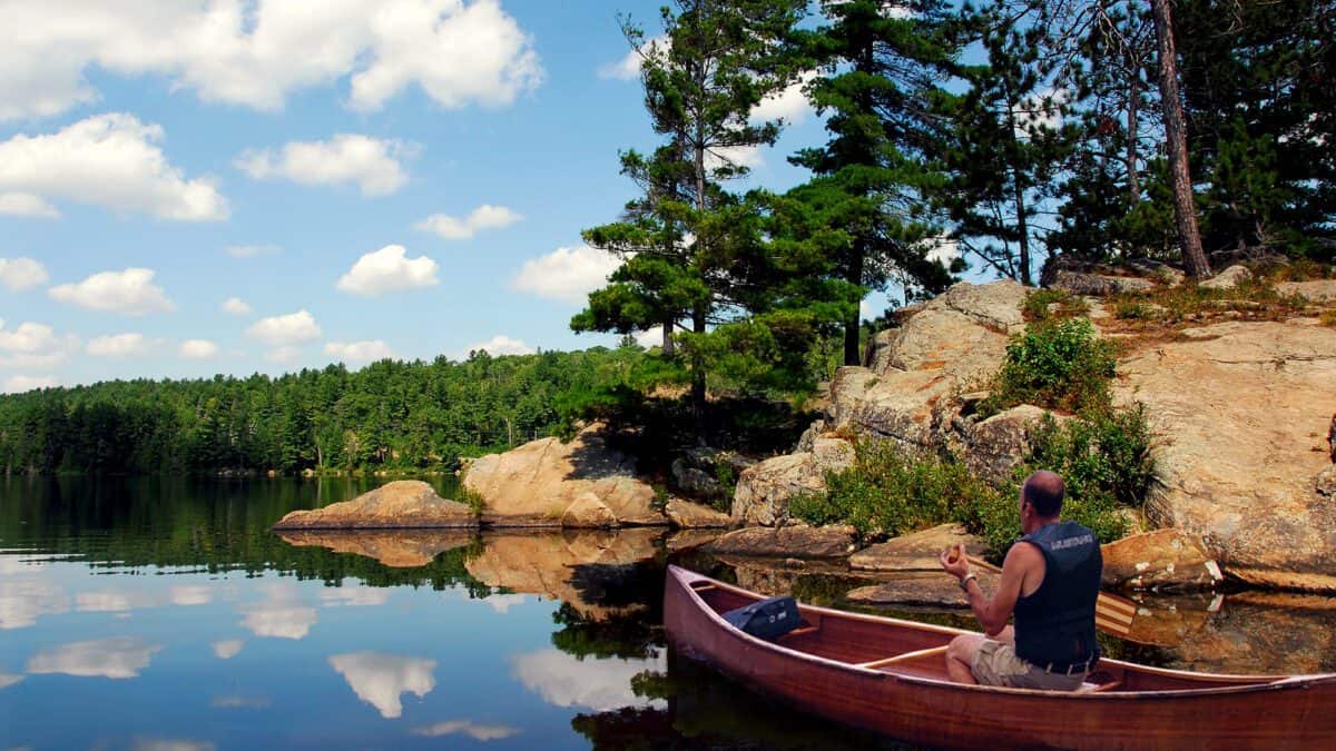 Introduction to Canoeing: A Beginner's Guide to Gear, Strokes & Safety